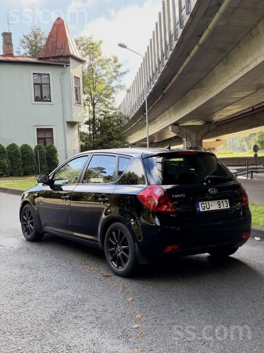 Melns Kia Ceed 2007 Rīga, ar dzinēja tilpumu 1.40 L un nobraukumu 299 tūkst. km par 1950 €, foto 4 vietnē AUTOMOTO.COM.LV