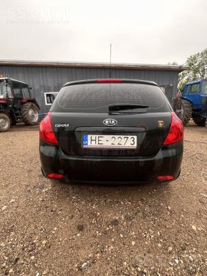 Melns Kia Ceed 2008 Cēsis, ar dzinēja tilpumu 1.60 L un nobraukumu 230 tūkst. km par 1500 €, foto 3 vietnē AUTOMOTO.COM.LV