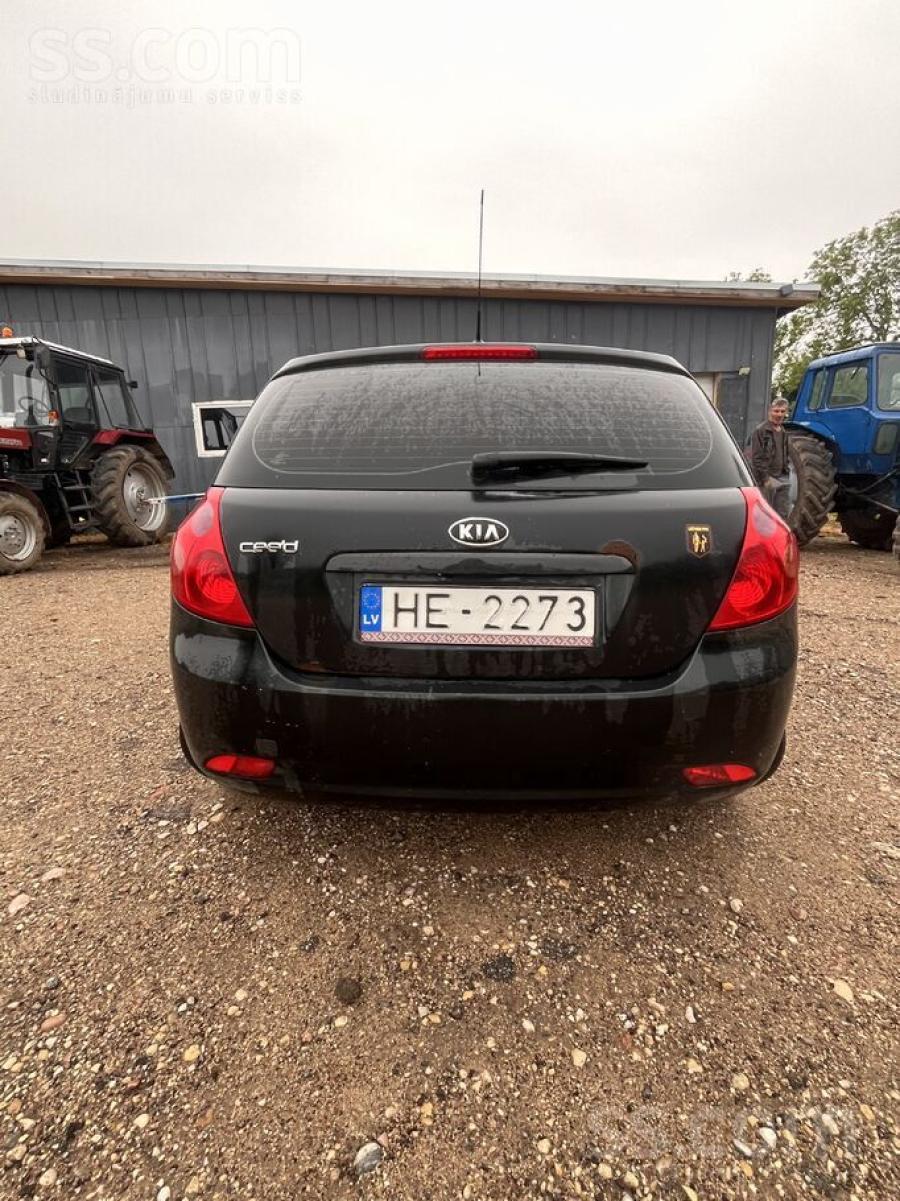 Melns Kia Ceed 2008 Cēsis, ar dzinēja tilpumu 1.60 L un nobraukumu 230 tūkst. km par 1500 €, foto 3 vietnē AUTOMOTO.COM.LV