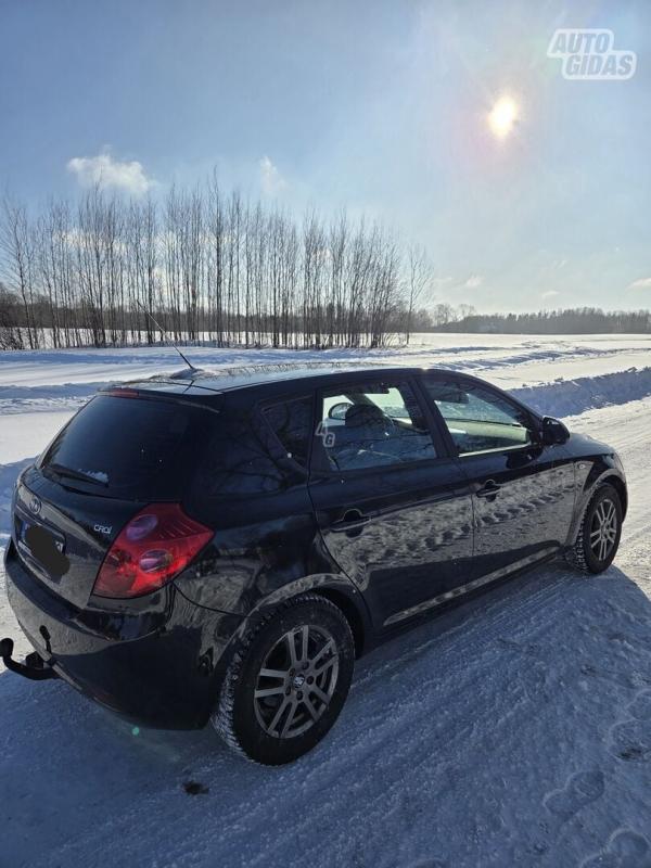 Melns Kia Ceed 2008 Plungė, ar dzinēja tilpumu 2.00 L un nobraukumu 296 tūkst. km par 1250 €, foto 8 vietnē AUTOMOTO.COM.LV