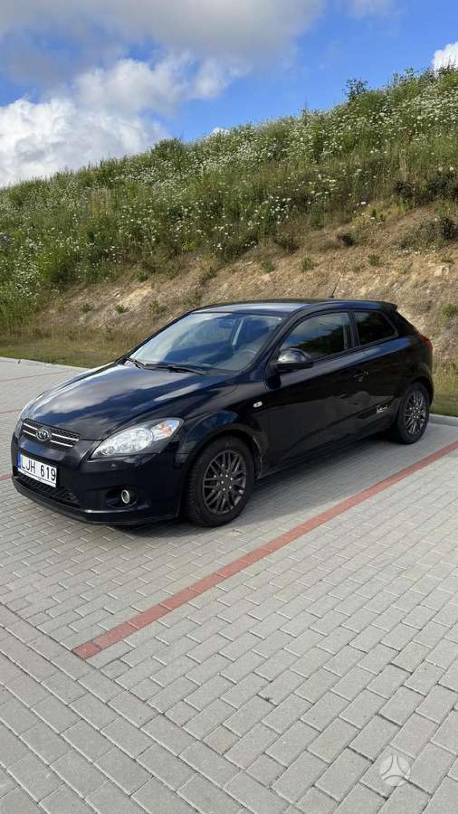 Melns Kia Ceed 2008 Klaipėda, ar dzinēja tilpumu 1.60 L un nobraukumu 243 tūkst. km par 1350 €, foto 1 vietnē AUTOMOTO.COM.LV