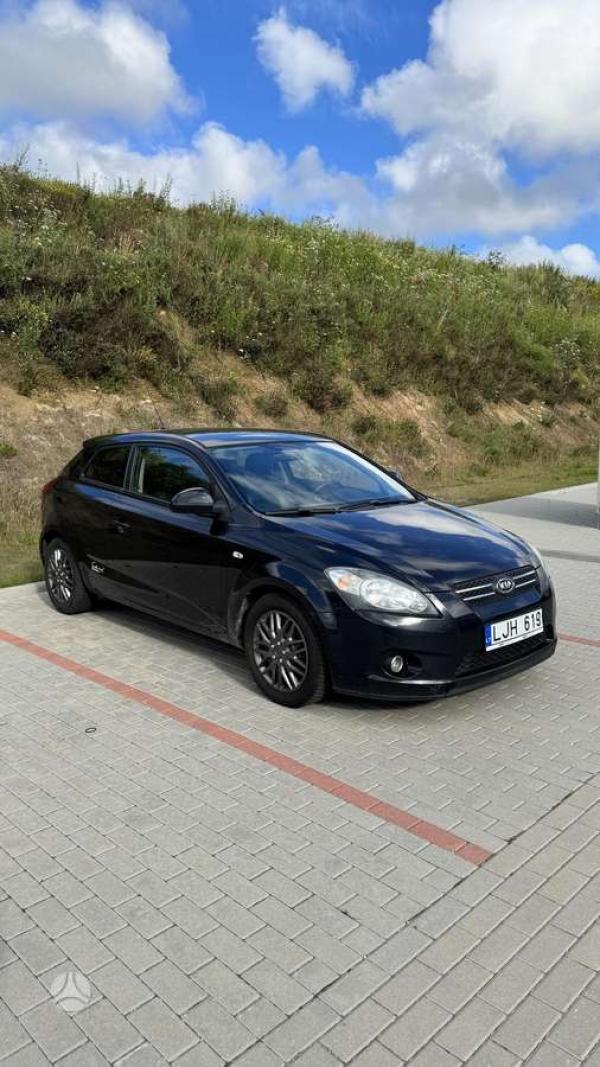 Melns Kia Ceed 2008 Klaipėda, ar dzinēja tilpumu 1.60 L un nobraukumu 243 tūkst. km par 1350 €, foto 2 vietnē AUTOMOTO.COM.LV