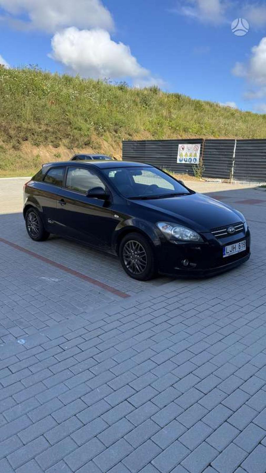 Melns Kia Ceed 2008 Klaipėda, ar dzinēja tilpumu 1.60 L un nobraukumu 243 tūkst. km par 1350 €, foto 4 vietnē AUTOMOTO.COM.LV