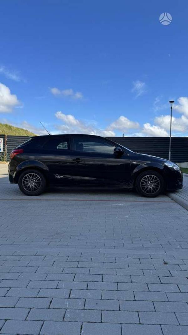 Melns Kia Ceed 2008 Klaipėda, ar dzinēja tilpumu 1.60 L un nobraukumu 243 tūkst. km par 1350 €, foto 4 vietnē AUTOMOTO.COM.LV