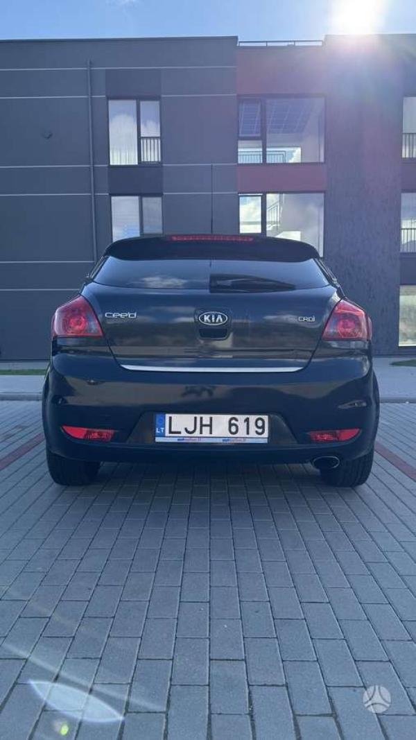 Melns Kia Ceed 2008 Klaipėda, ar dzinēja tilpumu 1.60 L un nobraukumu 243 tūkst. km par 1350 €, foto 5 vietnē AUTOMOTO.COM.LV