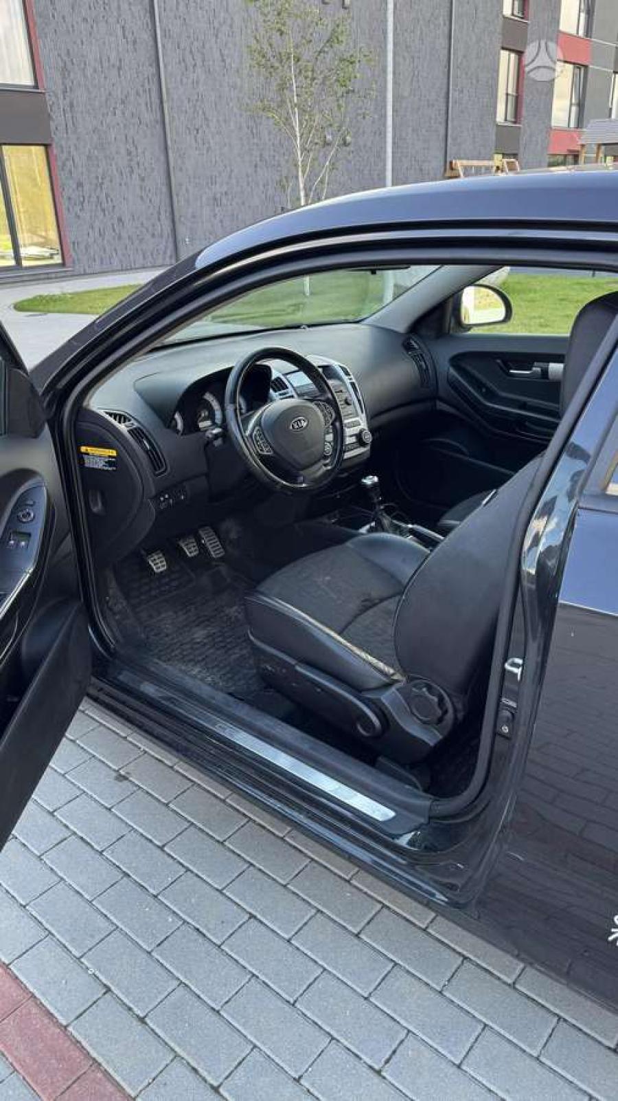Melns Kia Ceed 2008 Klaipėda, ar dzinēja tilpumu 1.60 L un nobraukumu 243 tūkst. km par 1350 €, foto 12 vietnē AUTOMOTO.COM.LV