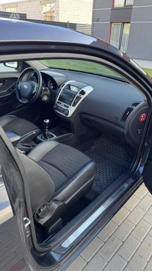 Melns Kia Ceed 2008 Klaipėda, ar dzinēja tilpumu 1.60 L un nobraukumu 243 tūkst. km par 1350 €, foto 13 vietnē AUTOMOTO.COM.LV
