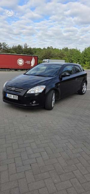 Melns Kia Ceed 2008 Kauņa, ar dzinēja tilpumu 1.58 L un nobraukumu 280 tūkst. km par 1990 €, foto  vietnē AUTOMOTO.COM.LV