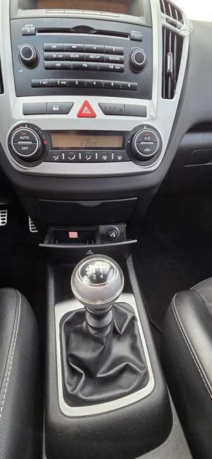 Melns Kia Ceed 2008 Kauņa, ar dzinēja tilpumu 1.58 L un nobraukumu 280 tūkst. km par 1990 €, foto 21 vietnē AUTOMOTO.COM.LV