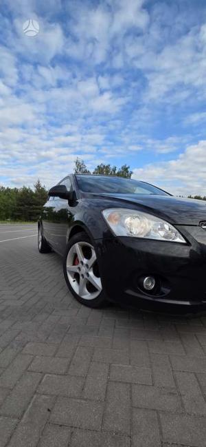 Black Kia Ceed 2008 in Kaunas, with an engine capacity of 1.58 L and mileage of 280 thousand km for 1990 €, photo 7 on AUTOMOTO.COM.LV