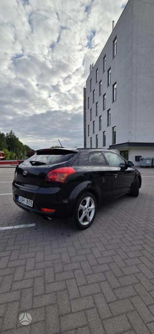 Black Kia Ceed 2008 in Kaunas, with an engine capacity of 1.58 L and mileage of 280 thousand km for 1990 €, photo 8 on AUTOMOTO.COM.LV