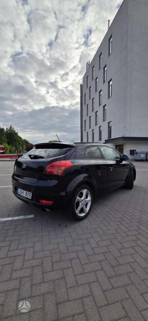 Black Kia Ceed 2008 in Kaunas, with an engine capacity of 1.58 L and mileage of 280 thousand km for 1990 €, photo 8 on AUTOMOTO.COM.LV