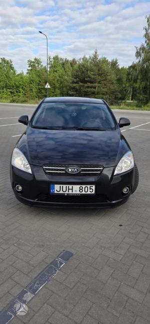 Black Kia Ceed 2008 in Kaunas, with an engine capacity of 1.58 L and mileage of 280 thousand km for 1990 €, photo 9 on AUTOMOTO.COM.LV