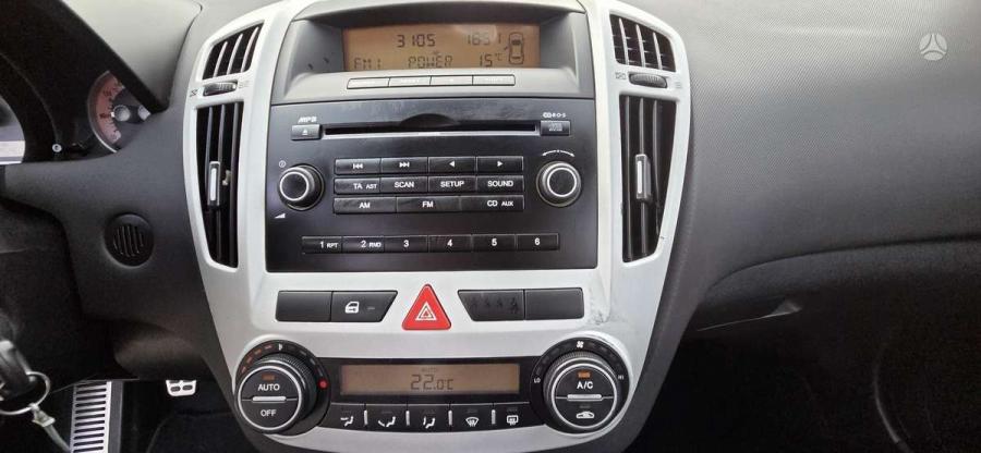 Black Kia Ceed 2008 in Kaunas, with an engine capacity of 1.58 L and mileage of 280 thousand km for 1990 €, photo 14 on AUTOMOTO.COM.LV