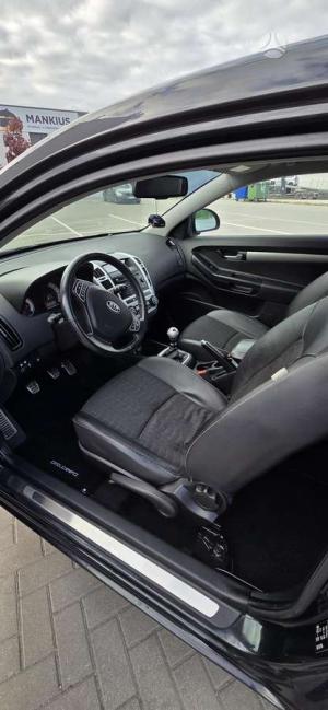 Black Kia Ceed 2008 in Kaunas, with an engine capacity of 1.58 L and mileage of 280 thousand km for 1990 €, photo 19 on AUTOMOTO.COM.LV
