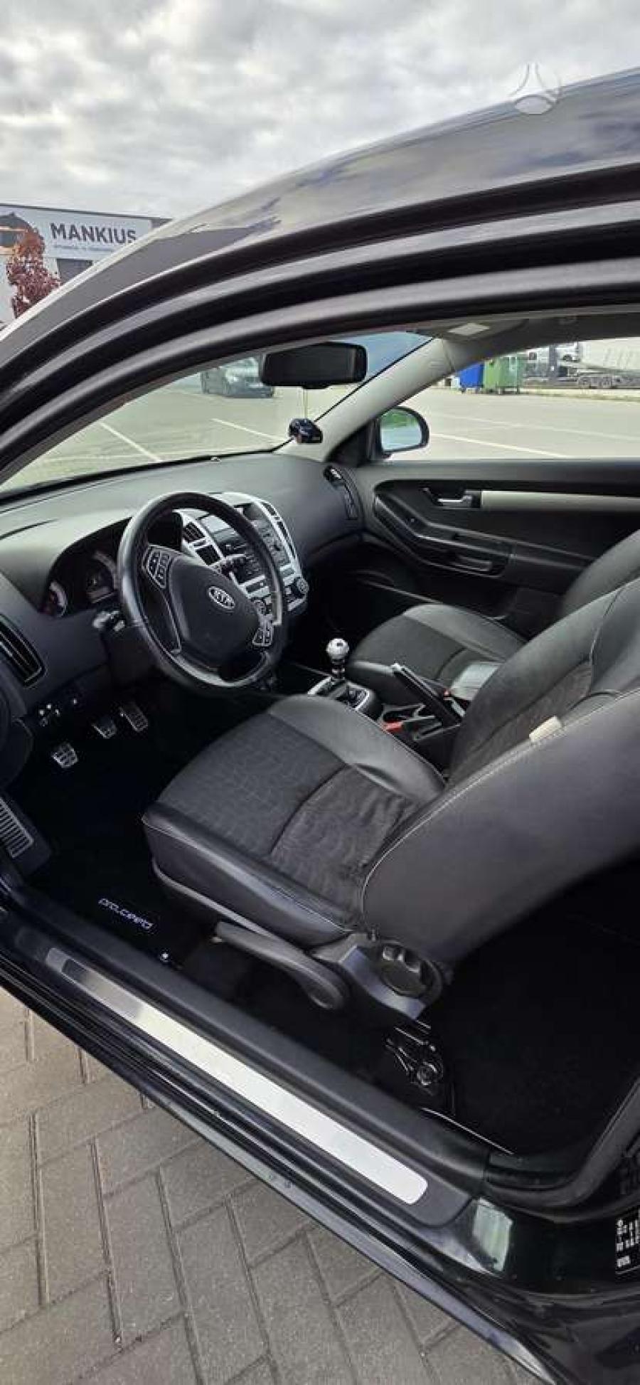 Black Kia Ceed 2008 in Kaunas, with an engine capacity of 1.58 L and mileage of 280 thousand km for 1990 €, photo 19 on AUTOMOTO.COM.LV