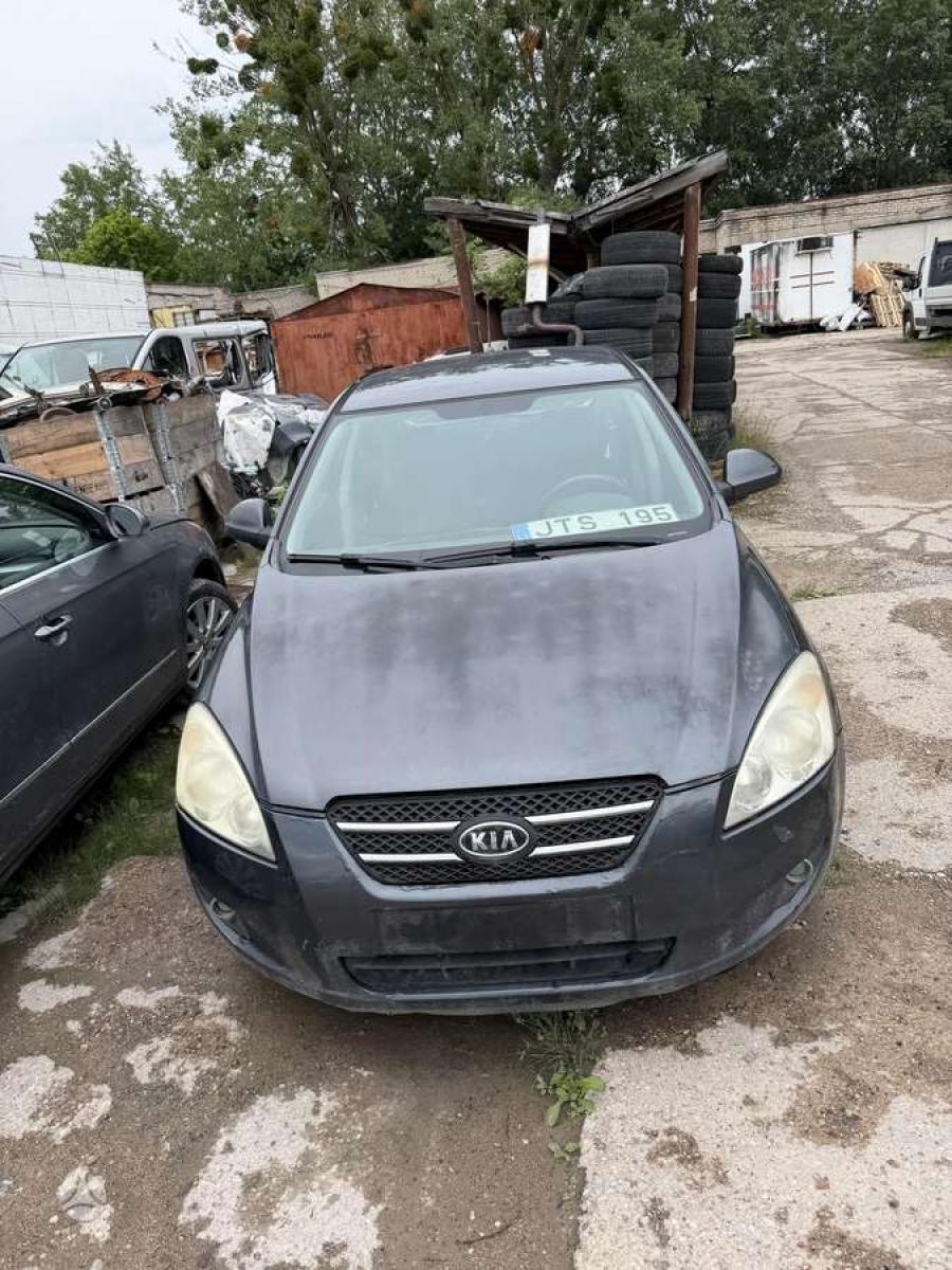 Melns Kia Ceed 2009 Kauņa, ar dzinēja tilpumu 1.58 L un nobraukumu 245 tūkst. km par 599 €, foto 3 vietnē AUTOMOTO.COM.LV