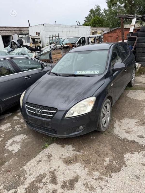Melns Kia Ceed 2009 Kauņa, ar dzinēja tilpumu 1.58 L un nobraukumu 245 tūkst. km par 499 €, foto 3 vietnē AUTOMOTO.COM.LV