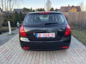 Black Kia Ceed 2010 in Ogre, with an engine capacity of 1.40 L and mileage of 93 thousand km for 4150 €, photo 12 on AUTOMOTO.COM.LV
