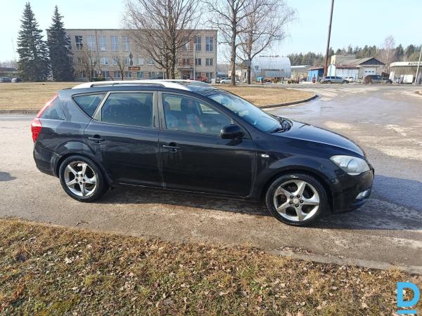 Melns Kia Ceed 2010 Madona, ar dzinēja tilpumu 1.60 L un nobraukumu 307 tūkst. km par 2500 €, foto 3 vietnē AUTOMOTO.COM.LV