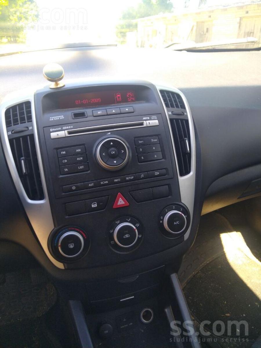 Melns Kia Ceed 2011 Jelgava, ar dzinēja tilpumu 1.60 L un nobraukumu 360 tūkst. km par 900 €, foto 4 vietnē AUTOMOTO.COM.LV