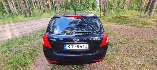 Black Kia Ceed 2011 in Jurmala, with an engine capacity of 1.60 L and mileage of 361 thousand km for 1700 €, photo 9 on AUTOMOTO.COM.LV