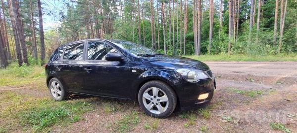 Black Kia Ceed 2011 in Jurmala, with an engine capacity of 1.60 L and mileage of 361 thousand km for 1700 €, photo 7 on AUTOMOTO.COM.LV