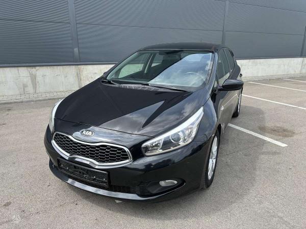 Black Kia Ceed 2012 in Telschi, with an engine capacity of 1.40 L and mileage of 217 thousand km for 3800 €, photo 1 on AUTOMOTO.COM.LV