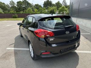 Black Kia Ceed 2012 in Telschi, with an engine capacity of 1.40 L and mileage of 217 thousand km for 3800 €, photo 4 on AUTOMOTO.COM.LV