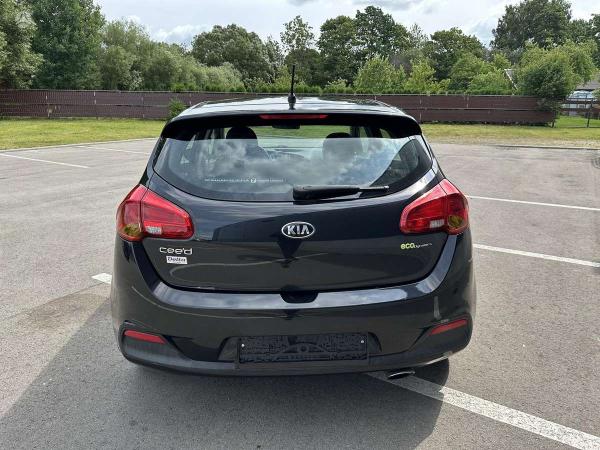 Black Kia Ceed 2012 in Telschi, with an engine capacity of 1.40 L and mileage of 217 thousand km for 3800 €, photo 4 on AUTOMOTO.COM.LV
