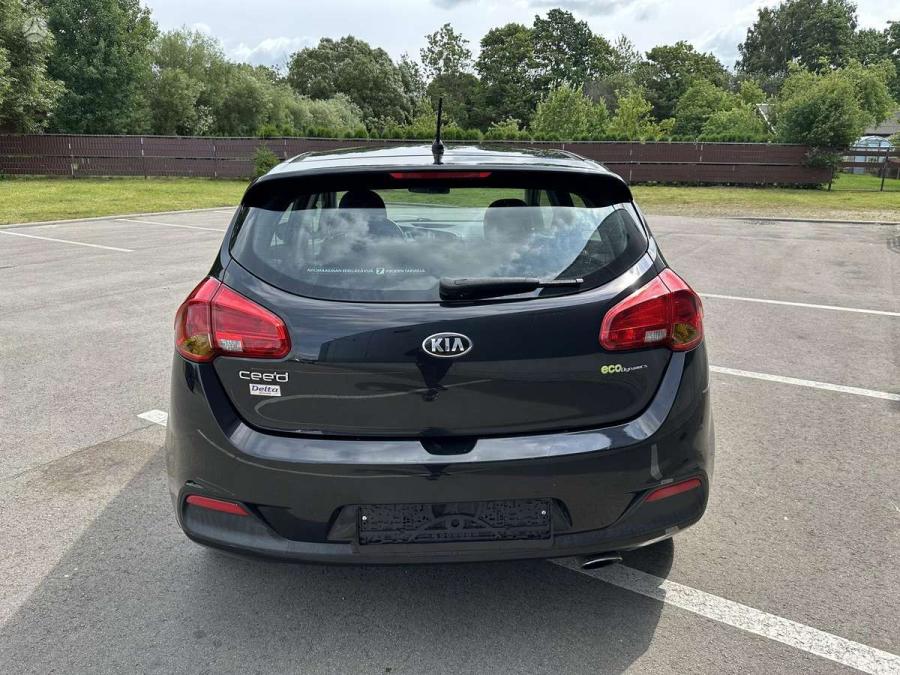 Black Kia Ceed 2012 in Telschi, with an engine capacity of 1.40 L and mileage of 217 thousand km for 3800 €, photo 5 on AUTOMOTO.COM.LV