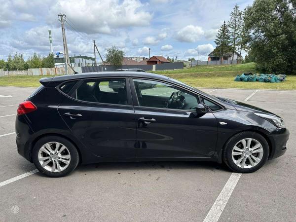 Black Kia Ceed 2012 in Telschi, with an engine capacity of 1.40 L and mileage of 217 thousand km for 3800 €, photo 6 on AUTOMOTO.COM.LV
