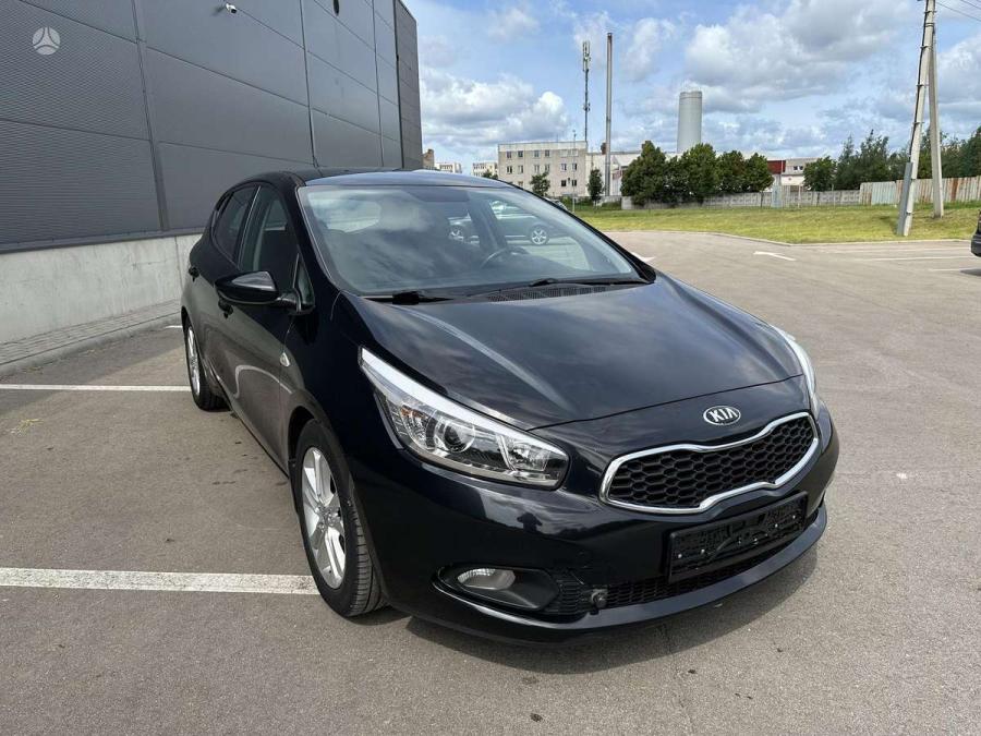 Black Kia Ceed 2012 in Telschi, with an engine capacity of 1.40 L and mileage of 217 thousand km for 3800 €, photo 8 on AUTOMOTO.COM.LV