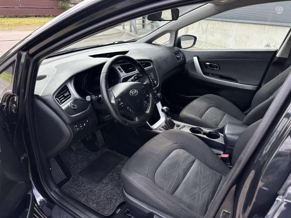Black Kia Ceed 2012 in Telschi, with an engine capacity of 1.40 L and mileage of 217 thousand km for 3800 €, photo 9 on AUTOMOTO.COM.LV