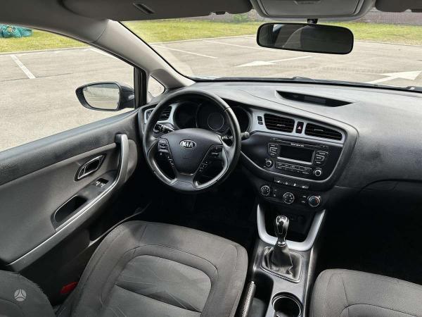 Black Kia Ceed 2012 in Telschi, with an engine capacity of 1.40 L and mileage of 217 thousand km for 3800 €, photo 10 on AUTOMOTO.COM.LV
