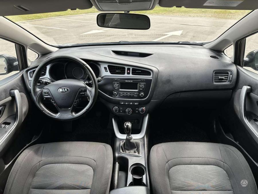 Black Kia Ceed 2012 in Telschi, with an engine capacity of 1.40 L and mileage of 217 thousand km for 3800 €, photo 12 on AUTOMOTO.COM.LV