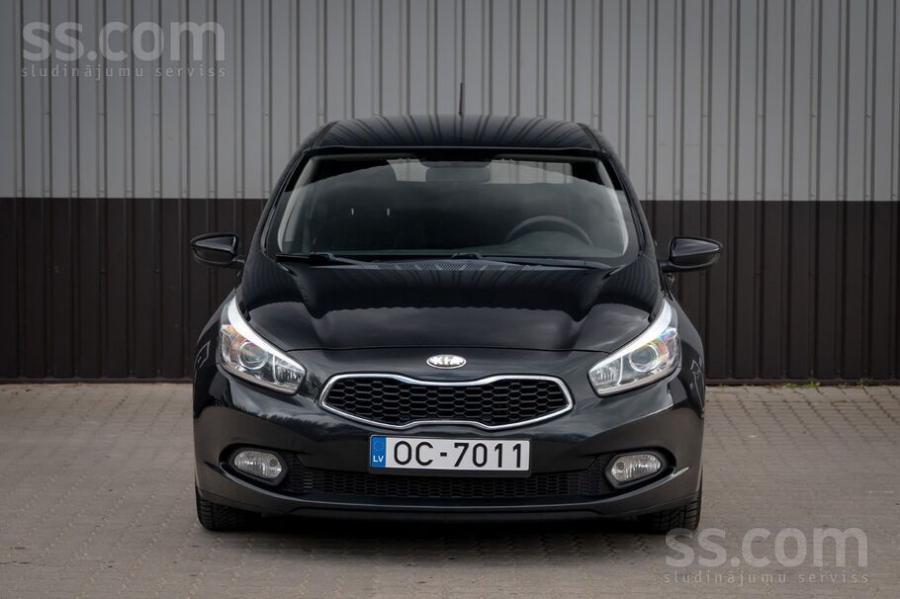 Melns Kia Ceed 2013 Tukums, ar dzinēja tilpumu 1.40 L un nobraukumu 258 tūkst. km par 4950 €, foto 3 vietnē AUTOMOTO.COM.LV