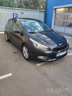 Kia Ceed 2013 JÅ«rmala vietnÄ Melns Kia Ceed 2013 JÅ«rmala, ar dzinÄja tilpumu 1.60 L un nobraukumu 264 tÅ«kst. km par 5000 ā¬, foto 1 vietnÄ AUTOMOTO.COM.LV