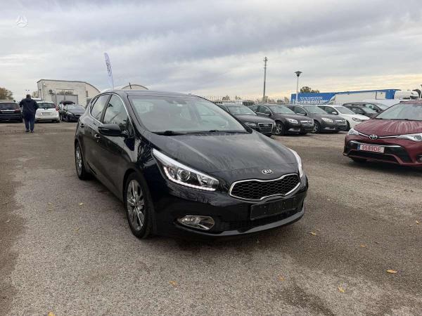 Melns Kia Ceed 2013 Marijampole, ar dzinēja tilpumu 1.58 L un nobraukumu 142 tūkst. km par 3850 €, foto 4 vietnē AUTOMOTO.COM.LV