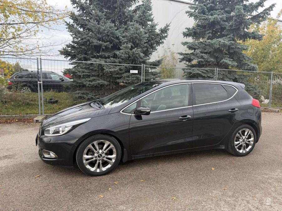 Melns Kia Ceed 2013 Marijampole, ar dzinēja tilpumu 1.58 L un nobraukumu 142 tūkst. km par 3850 €, foto 8 vietnē AUTOMOTO.COM.LV