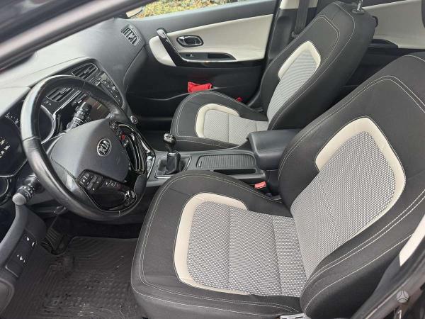 Melns Kia Ceed 2013 Marijampole, ar dzinēja tilpumu 1.58 L un nobraukumu 142 tūkst. km par 3850 €, foto 10 vietnē AUTOMOTO.COM.LV