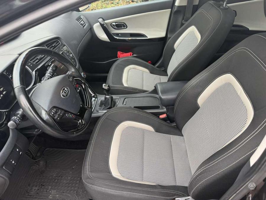 Melns Kia Ceed 2013 Marijampole, ar dzinēja tilpumu 1.58 L un nobraukumu 142 tūkst. km par 3850 €, foto 10 vietnē AUTOMOTO.COM.LV