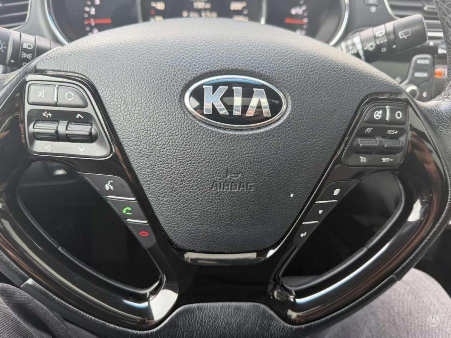 Melns Kia Ceed 2013 Marijampole, ar dzinēja tilpumu 1.58 L un nobraukumu 142 tūkst. km par 3850 €, foto 13 vietnē AUTOMOTO.COM.LV