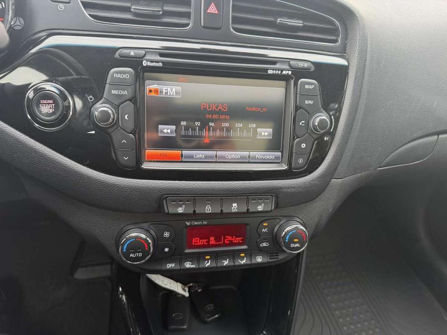 Melns Kia Ceed 2013 Marijampole, ar dzinēja tilpumu 1.58 L un nobraukumu 142 tūkst. km par 3850 €, foto 15 vietnē AUTOMOTO.COM.LV