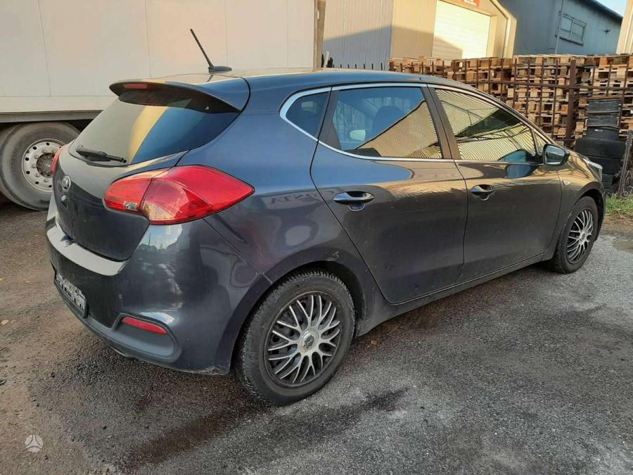 Black Kia Ceed 2014 in Marijampole, with an engine capacity of 1.59 L and mileage of 117 thousand km for 4900 €, photo 2 on AUTOMOTO.COM.LV