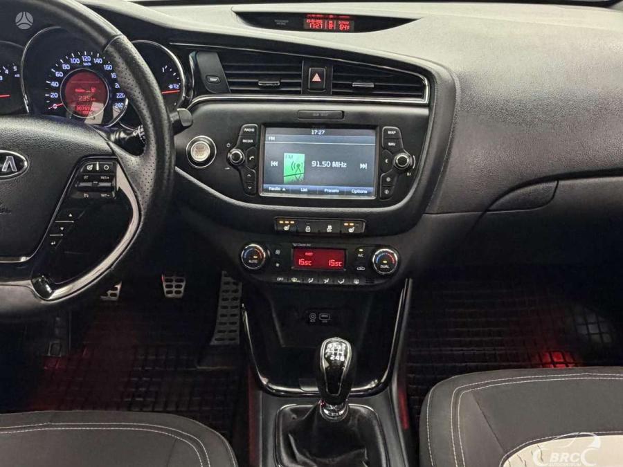 Melns Kia Ceed 2015 Viļņa, ar dzinēja tilpumu 1.58 L un nobraukumu 308 tūkst. km par 5500 €, foto 16 vietnē AUTOMOTO.COM.LV