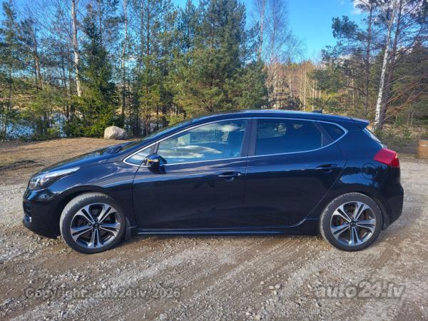 Melns Kia Ceed 2016 Tallina, ar dzinēja tilpumu 1.00 L un nobraukumu 73 tūkst. km par 8900 €, foto 4 vietnē AUTOMOTO.COM.LV