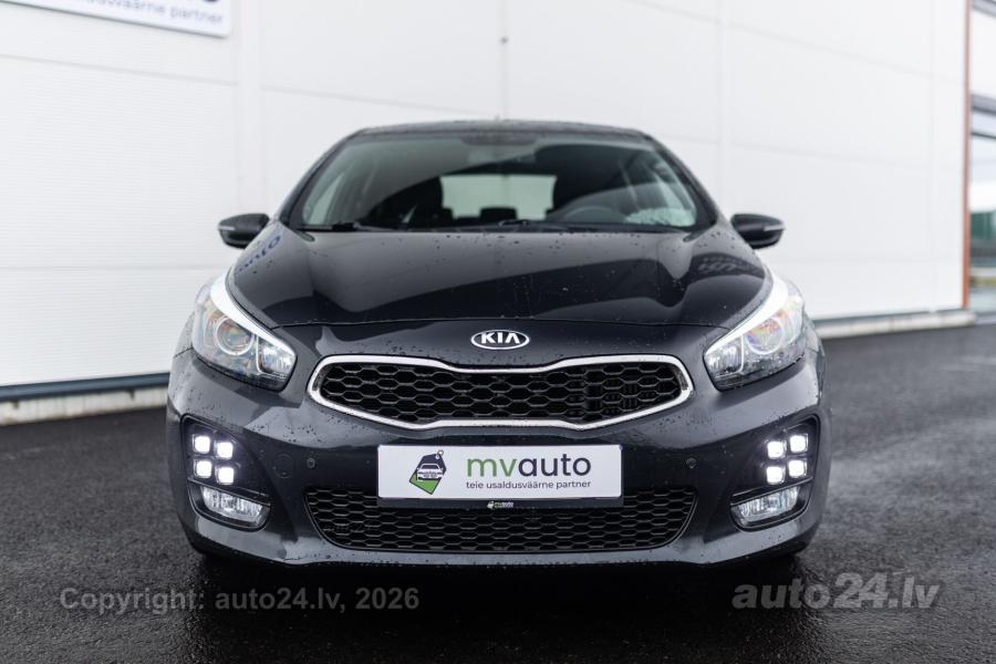 Black Kia Ceed 2016 in Tallinn, with an engine capacity of 1.60 L and mileage of 143 thousand km for 9990 €, photo 5 on AUTOMOTO.COM.LV