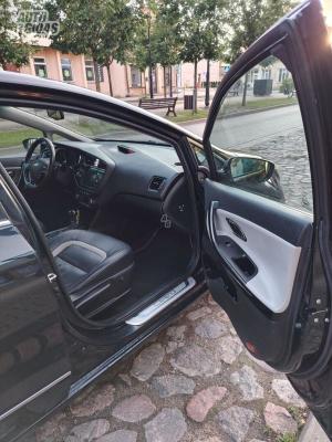 Black Kia Ceed 2016 in Ukmerge, with an engine capacity of 1.60 L and mileage of 303 thousand km for 6350 €, photo 13 on AUTOMOTO.COM.LV