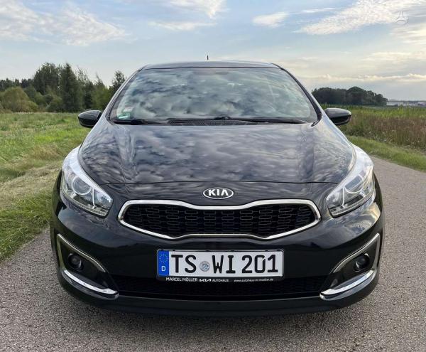 Black Kia Ceed 2016 in Panevezys, with an engine capacity of 1.00 L and mileage of 127 thousand km for 6500 €, photo 3 on AUTOMOTO.COM.LV